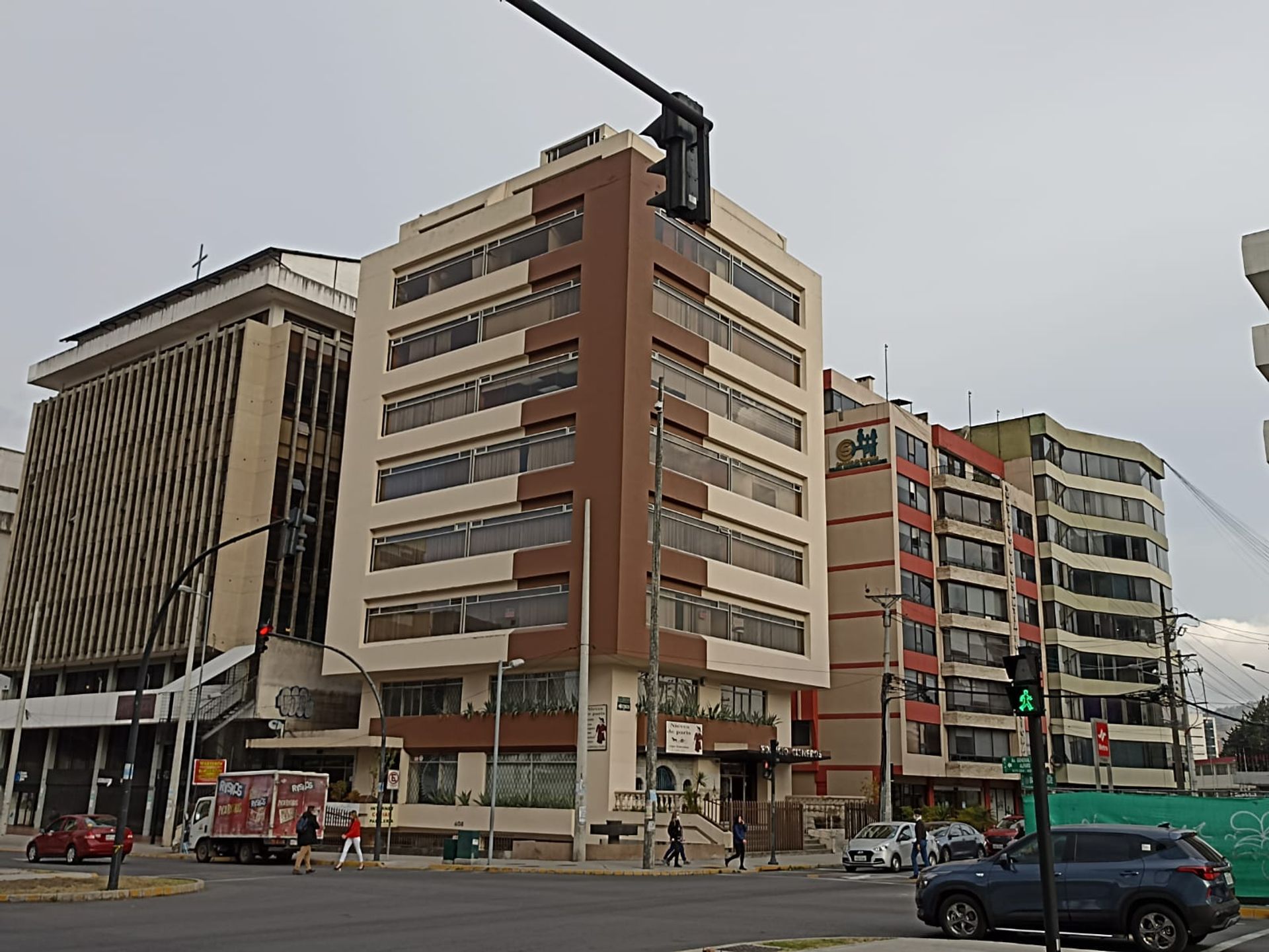 Oficina de arriendo sector Iñaquito, Quito, Ecuador | Arrienda y Vende