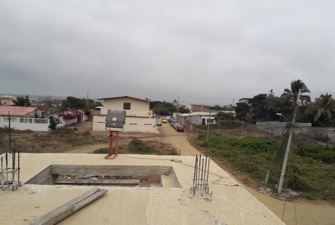 Hostal en Venta vía a Data Posorja, Playas, Ecuador | Arrienda y Vende
