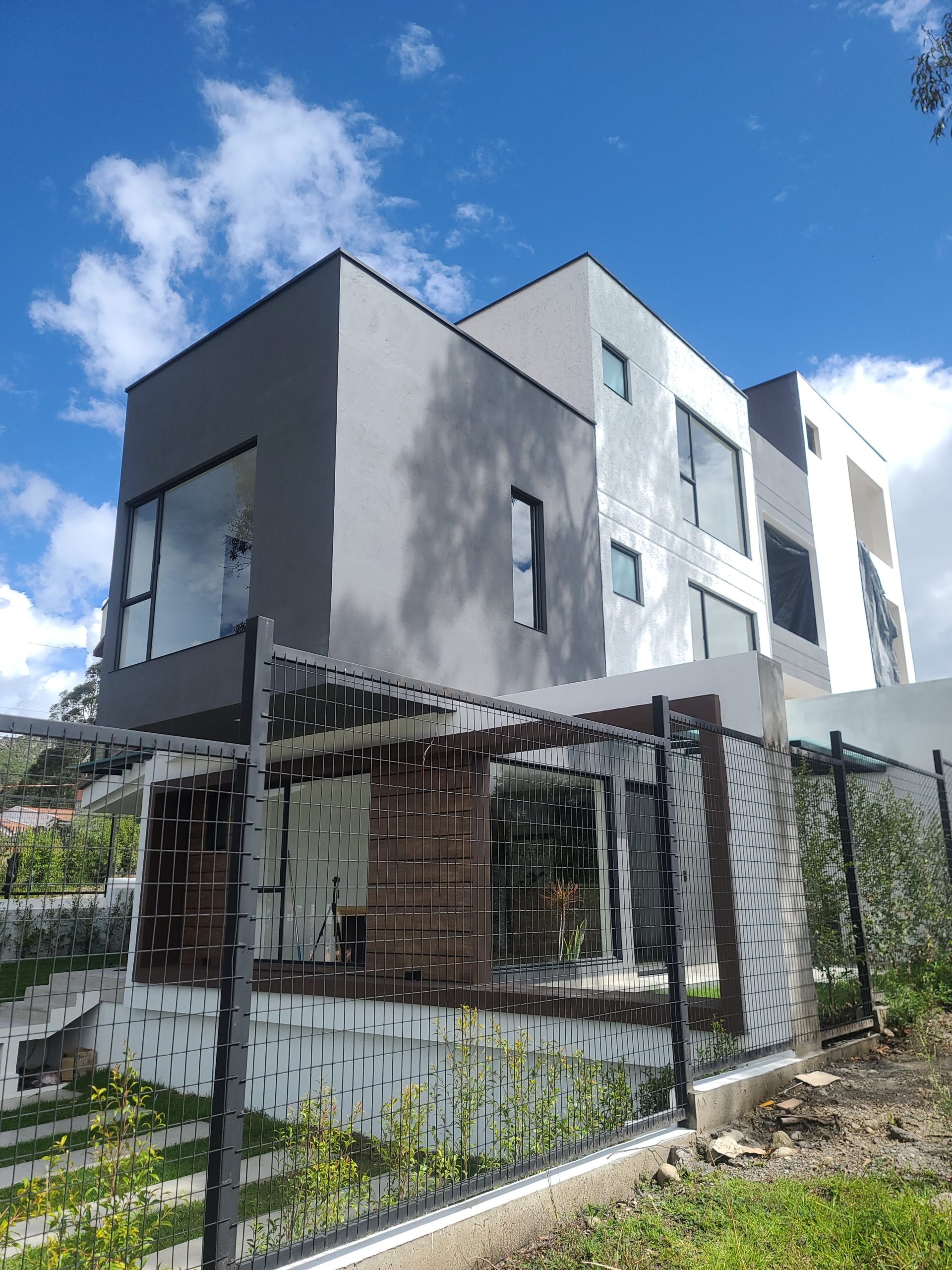 Casa de venta sector Challuabamba, Cuenca, Ecuador | Arrienda y Vende