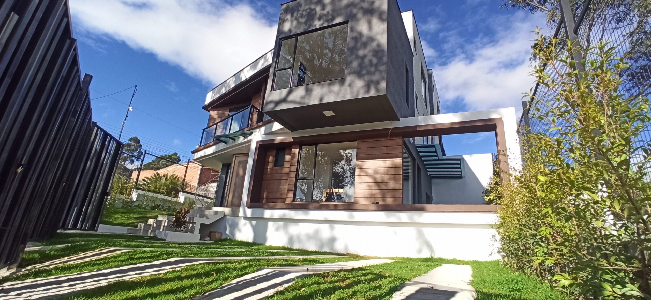 Casa de venta sector Challuabamba, Cuenca, Ecuador | Arrienda y Vende